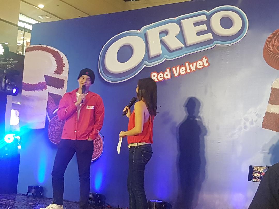 Oreo Blushing Cookie? Welcome the Limited Edition Red Velvet Flavor ...