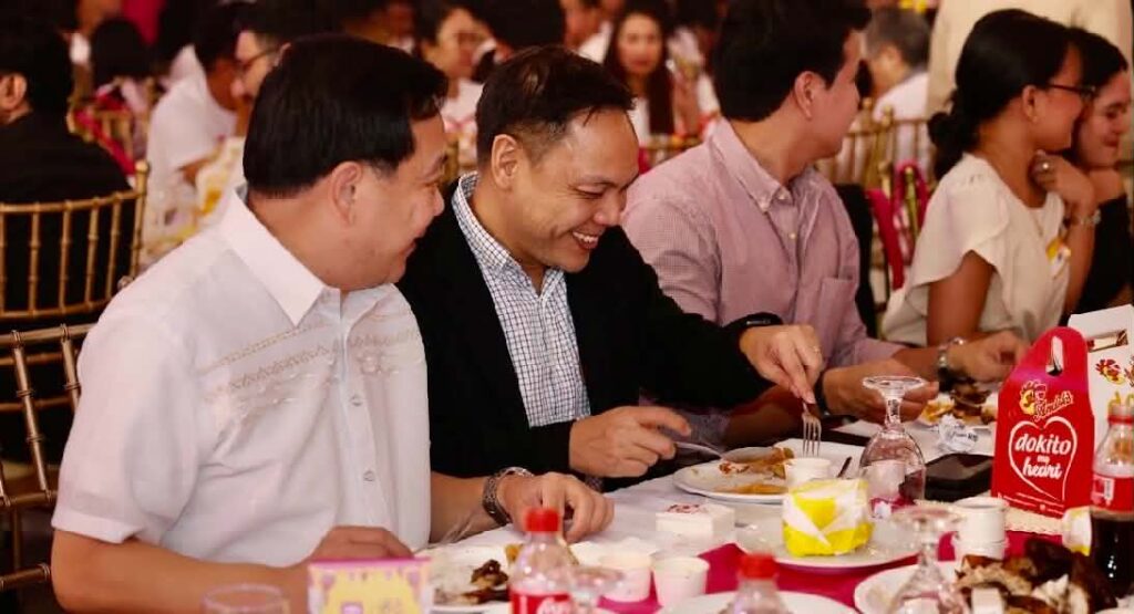 Andok’s Iconic Litson Manok Returns to foodpanda – Vic-Vic Bautista